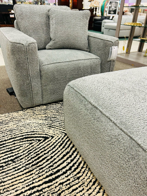 American Signature Chair – Roundabouts Consignments